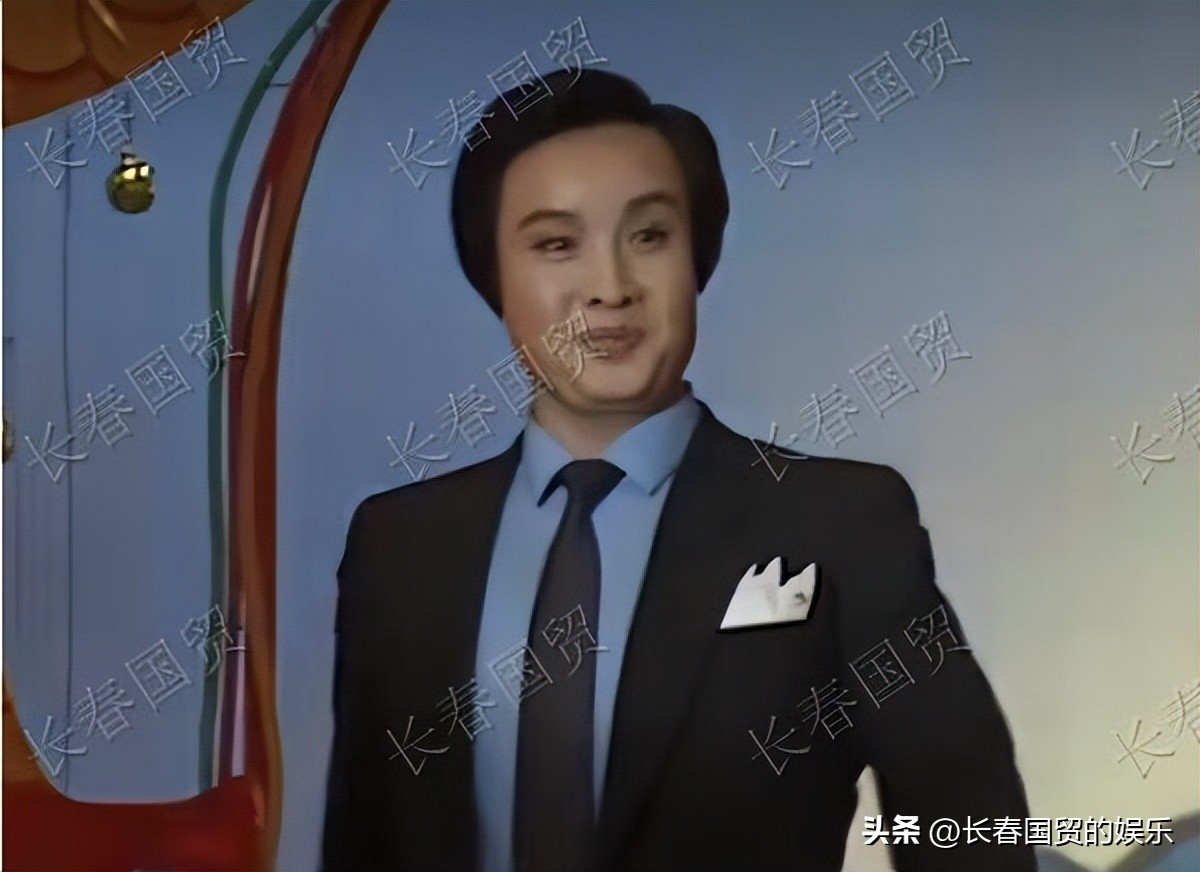 Yan Weiwen's first photo of the Spring Festival Gala 34 years ago was ...
