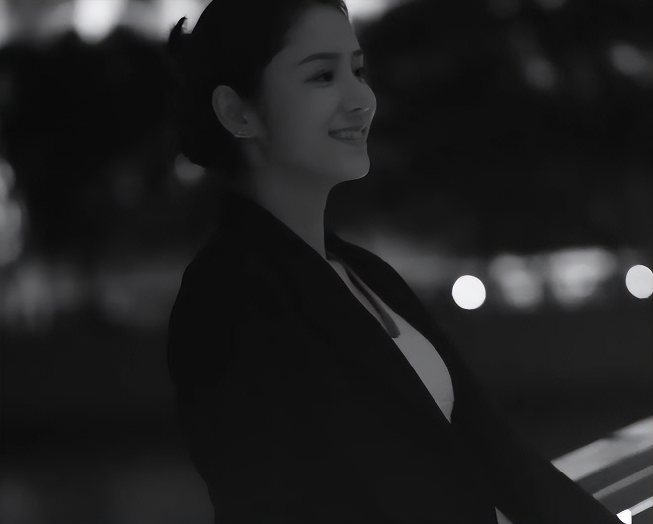 Zhang Xinyue posted black and white blockbusters, was criticized for ...