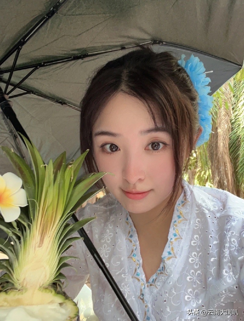 Zhang Hanyun took pictures in Xishuangbanna without a makeup artist: no ...