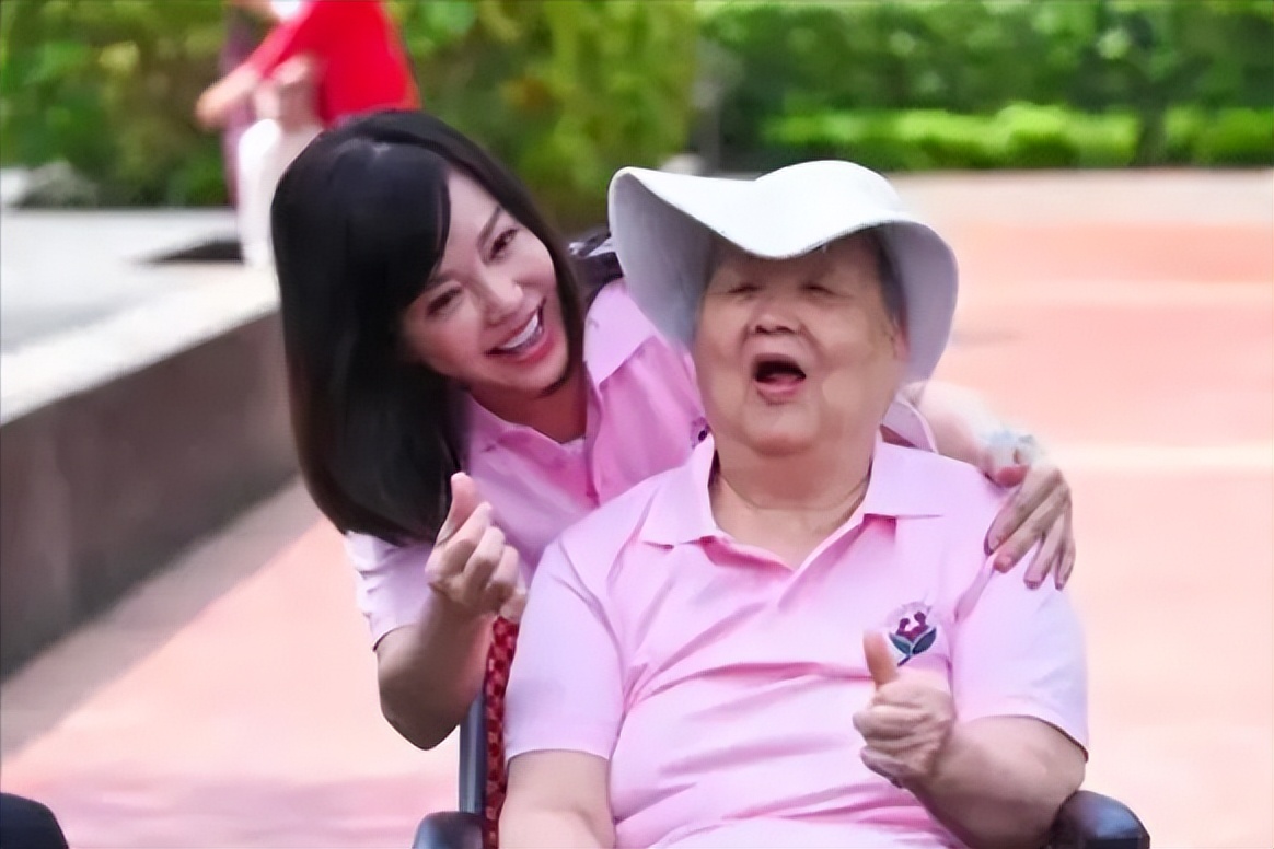 Breastfeeding for 12 years and sharing the same bed for 15 years ...