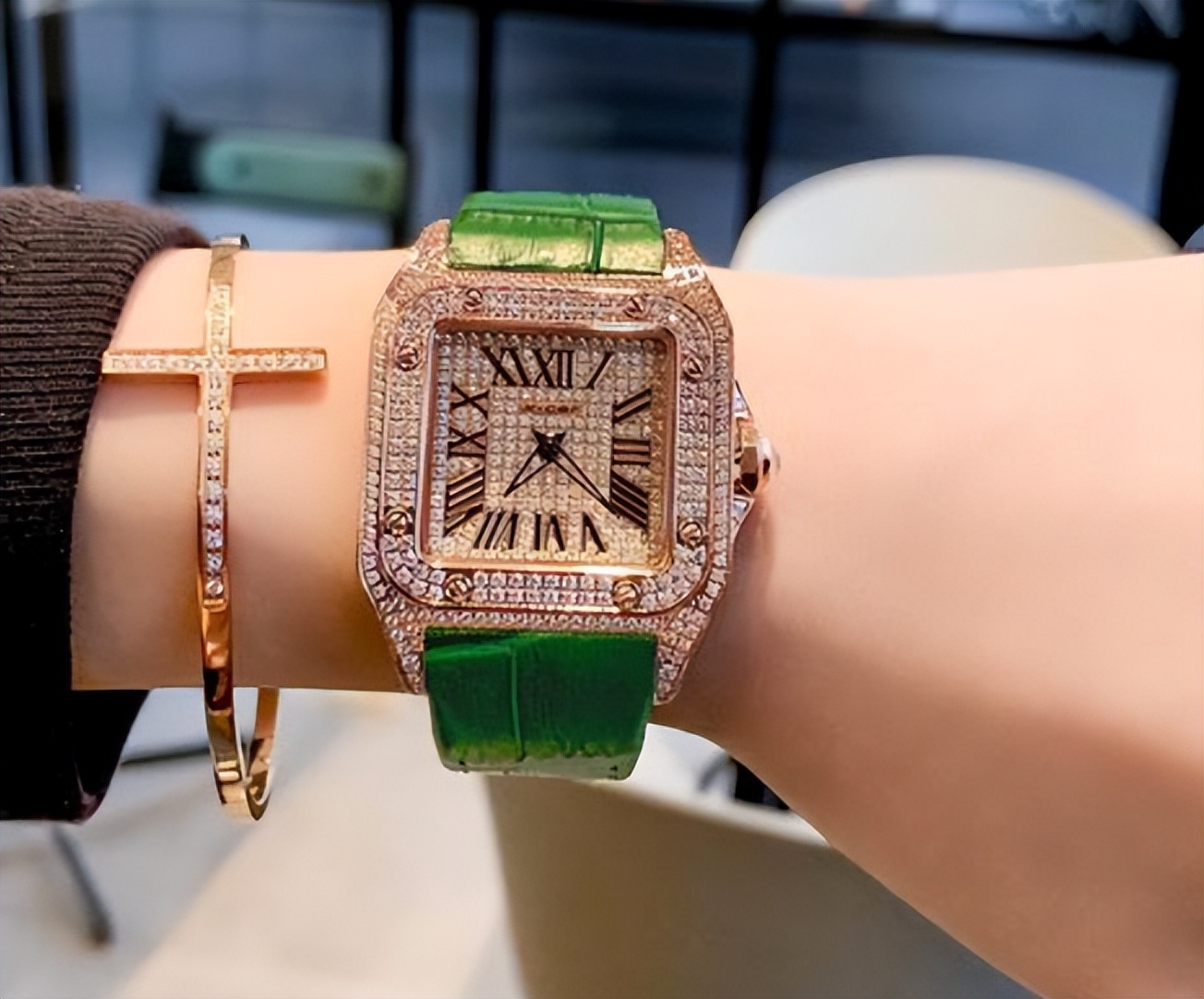 Girls' first luxury watch, how would you choose? - iNEWS
