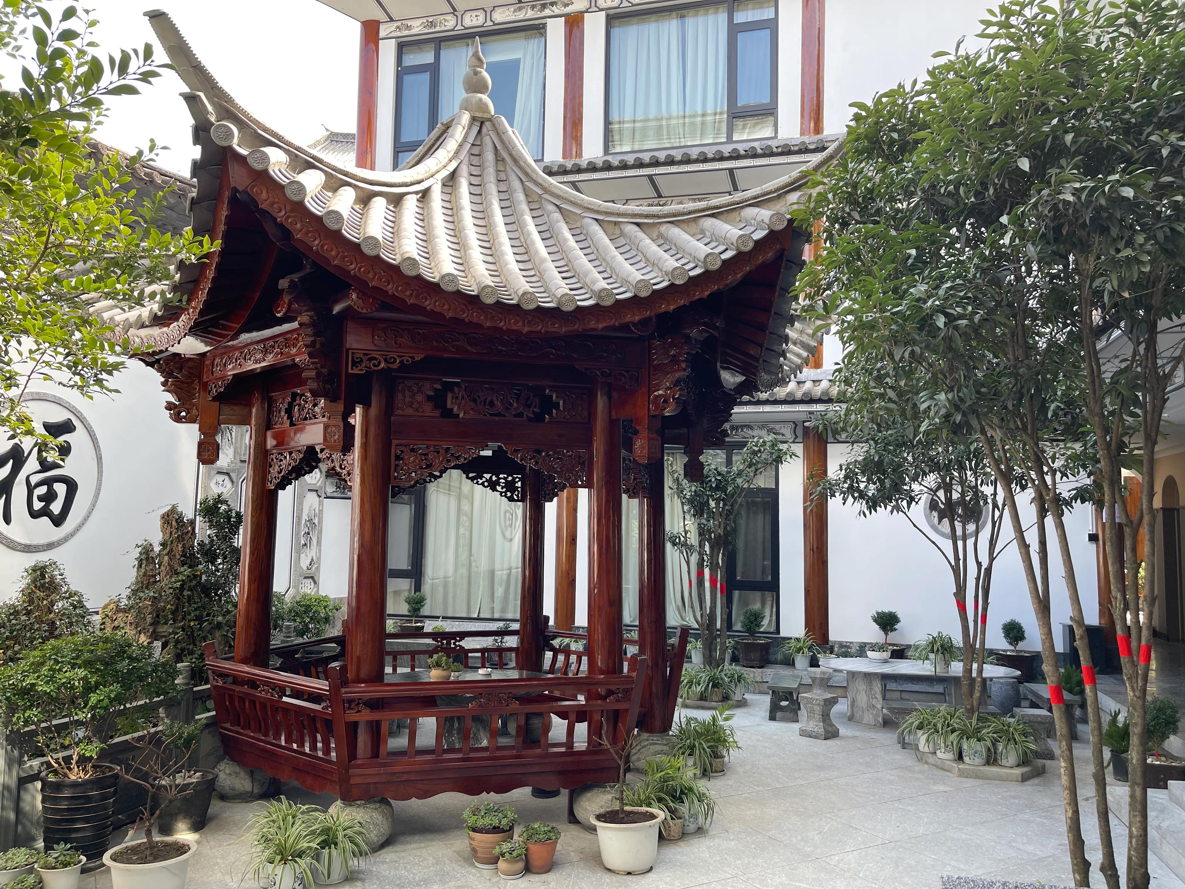 Dali, Yunnan Chapter - White Walls and Green Tiles, Wind, Flowers, Snow ...