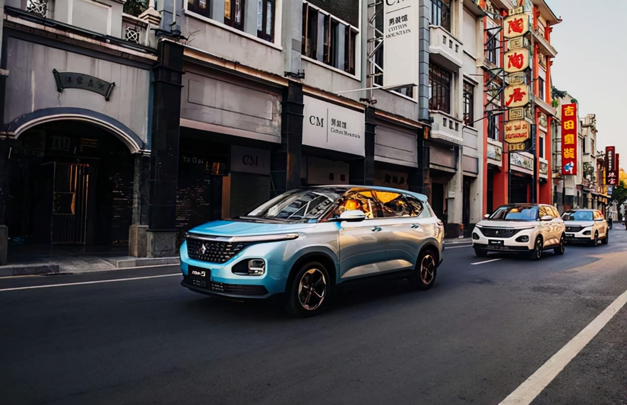 What kind of car is good to buy around 100,000?Baojun RM-5 is powerful ...
