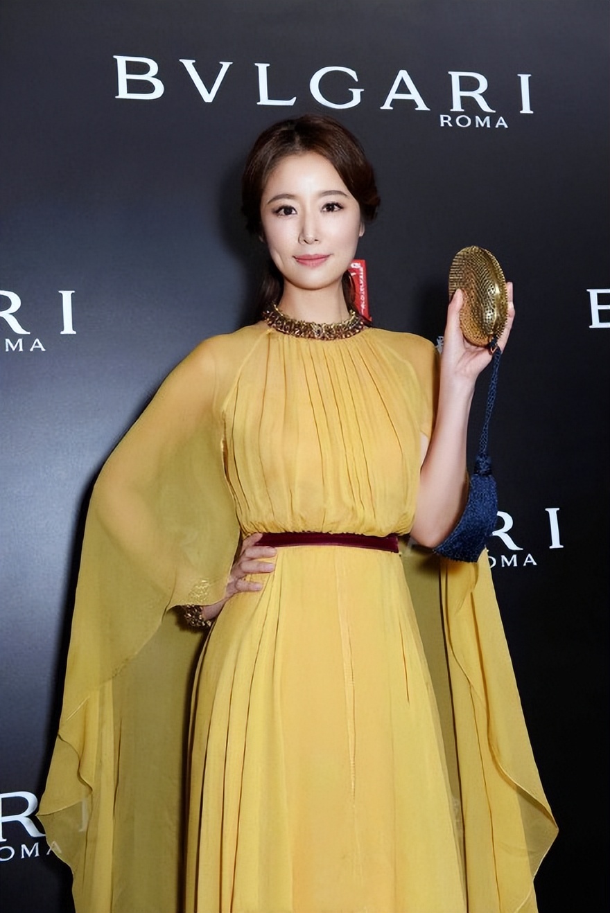How bad is it to be tender?Ruby Lin wears a yellow dress in the same ...