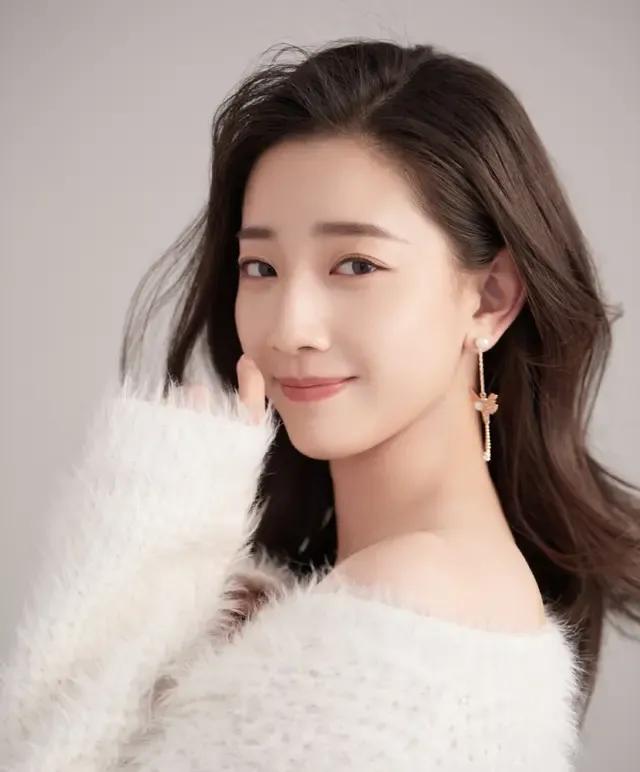 Ma Mengwei's beautiful pictures - iNEWS