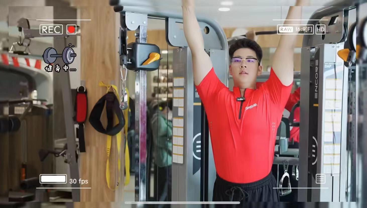 15-year-old Shito came to the studio to celebrate Guo Tao's birthday!Good-looking and high-value ...