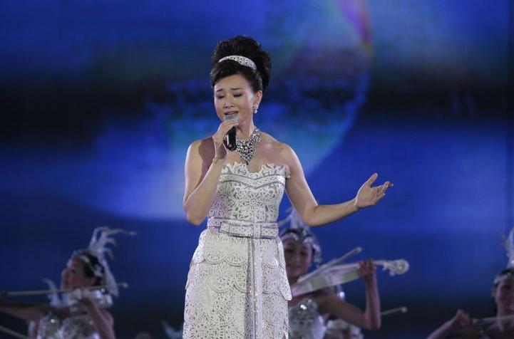 Song Zuying, the queen of folk songs: She has been on the stage of the ...