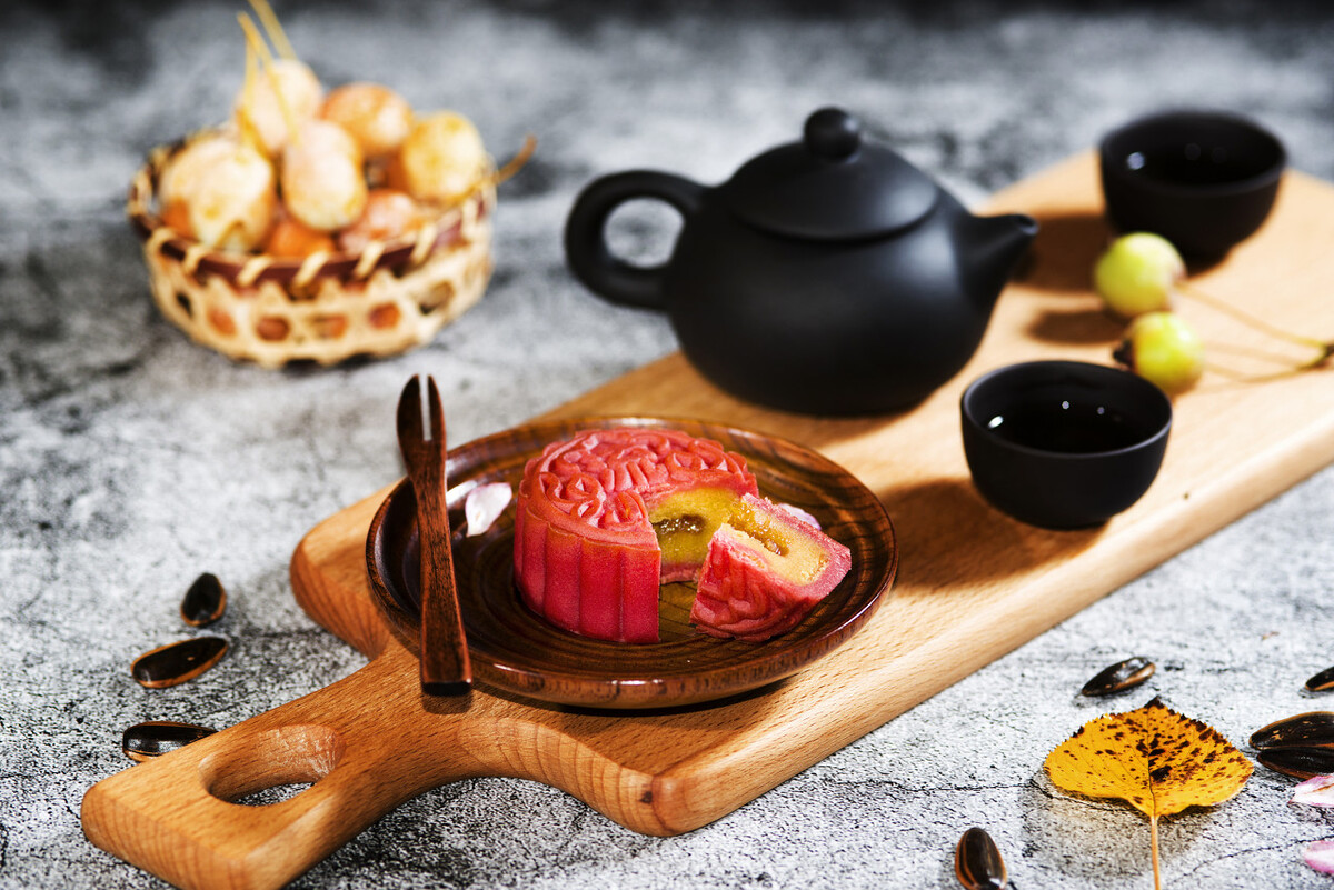 Weird Mooncakes - iNEWS