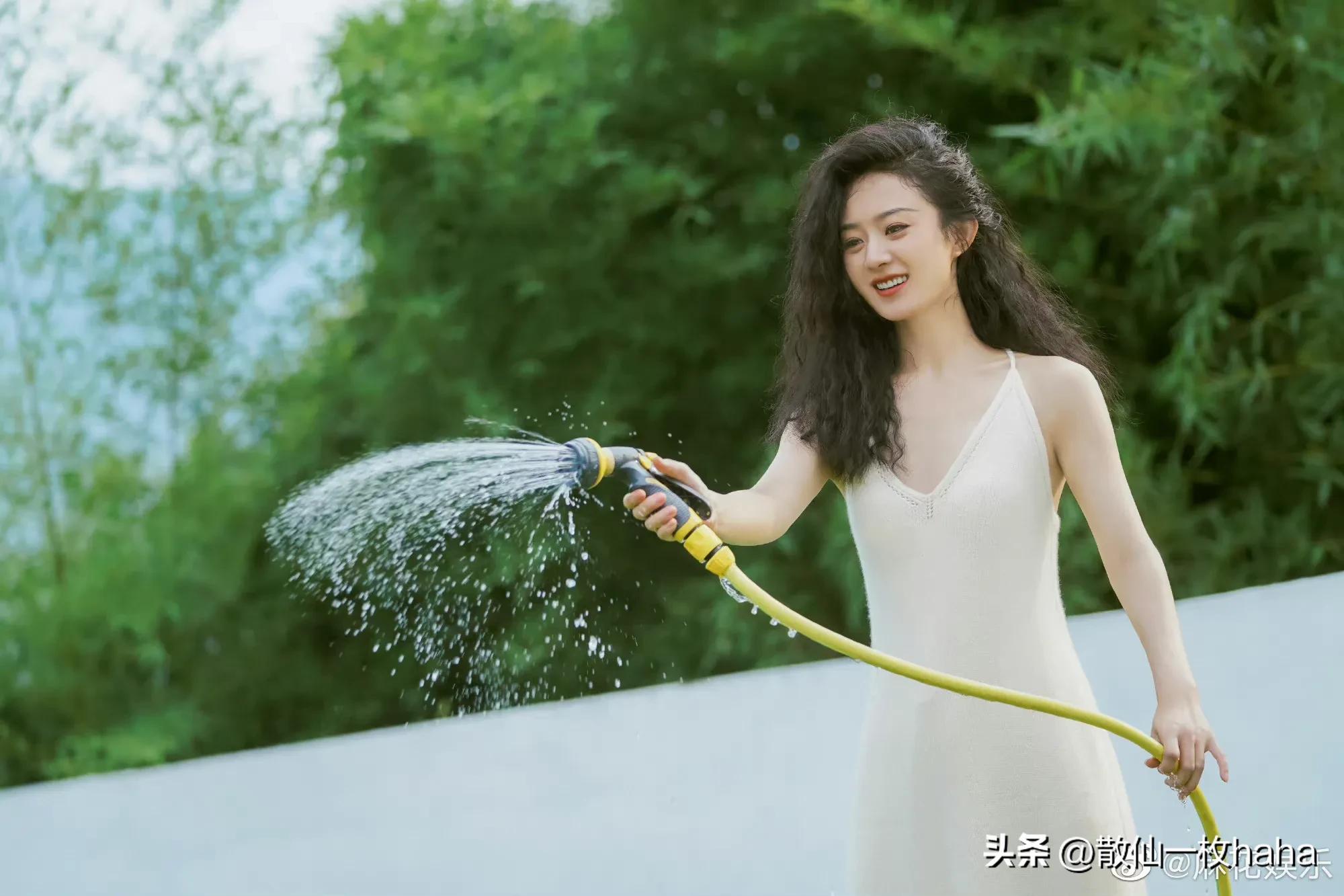 How can Zhao Liying be so beautiful!Wool roll blockbuster photos are ...