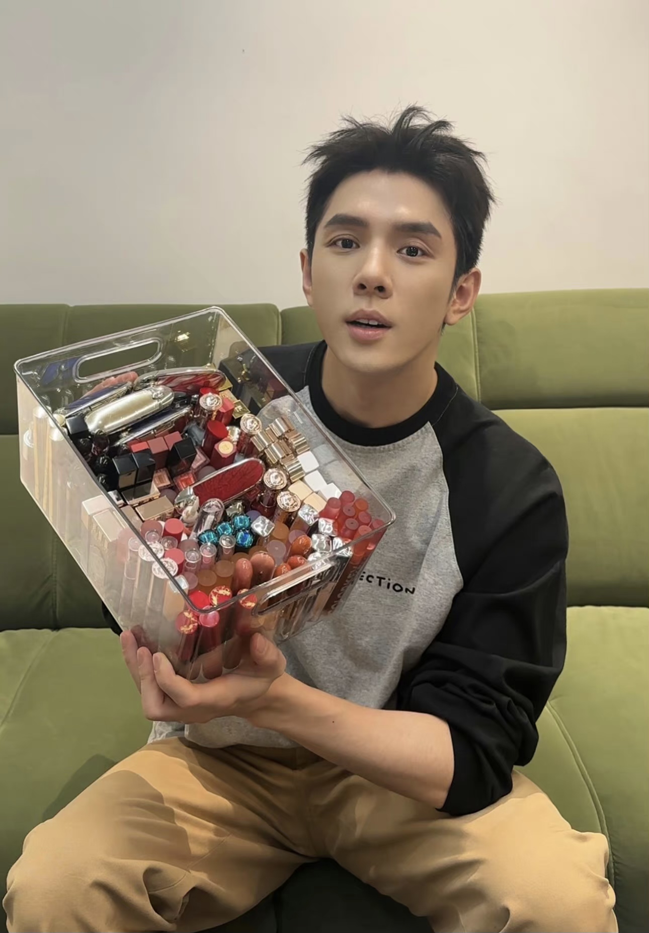 Earn 63 yuan from an eyebrow pencil? Li Jiaqi issued an apology late at ...