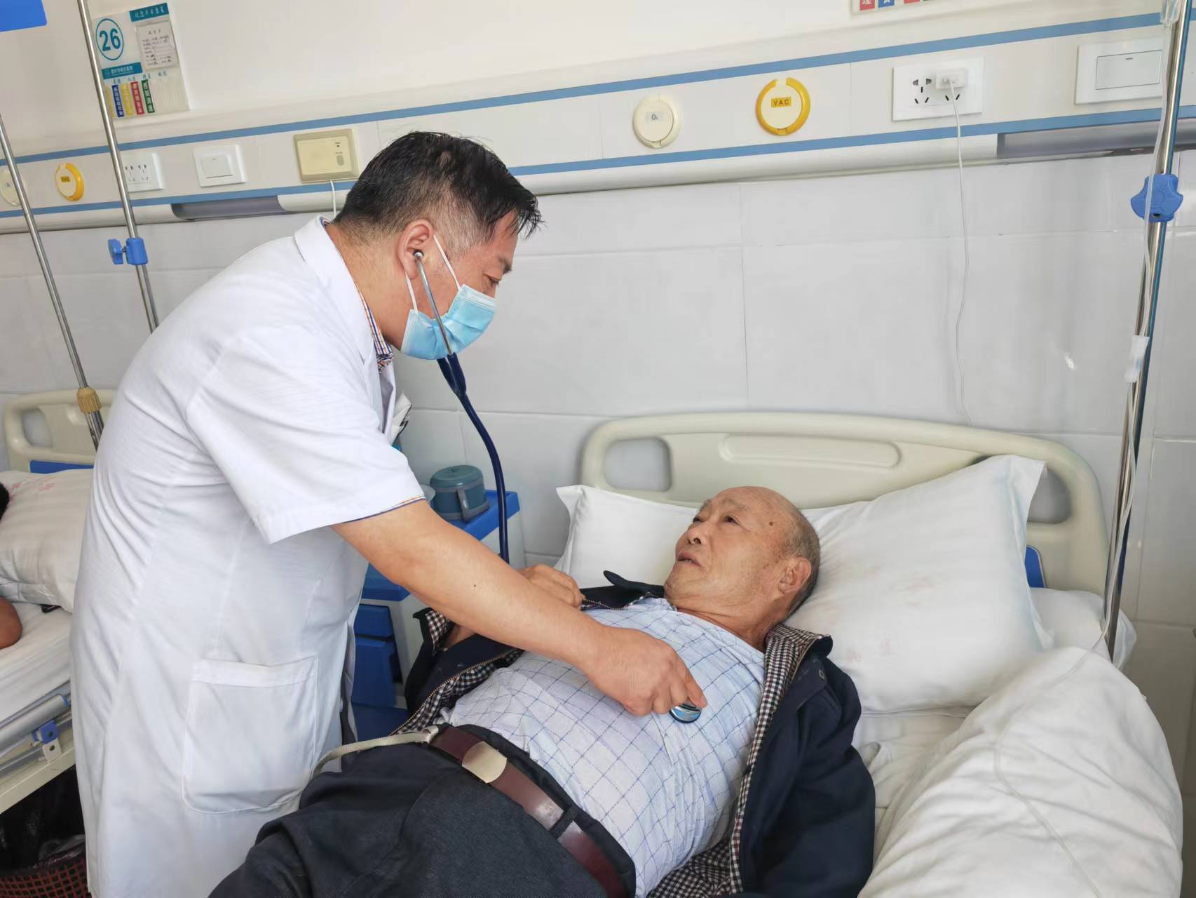 "Famous Doctor's Style" Zhang Wanzhong: Guarding the life and health of ...