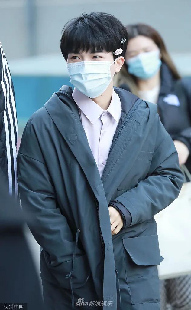Hundred Flowers Spring Festival Gala on the way to work, Li Yifeng ...