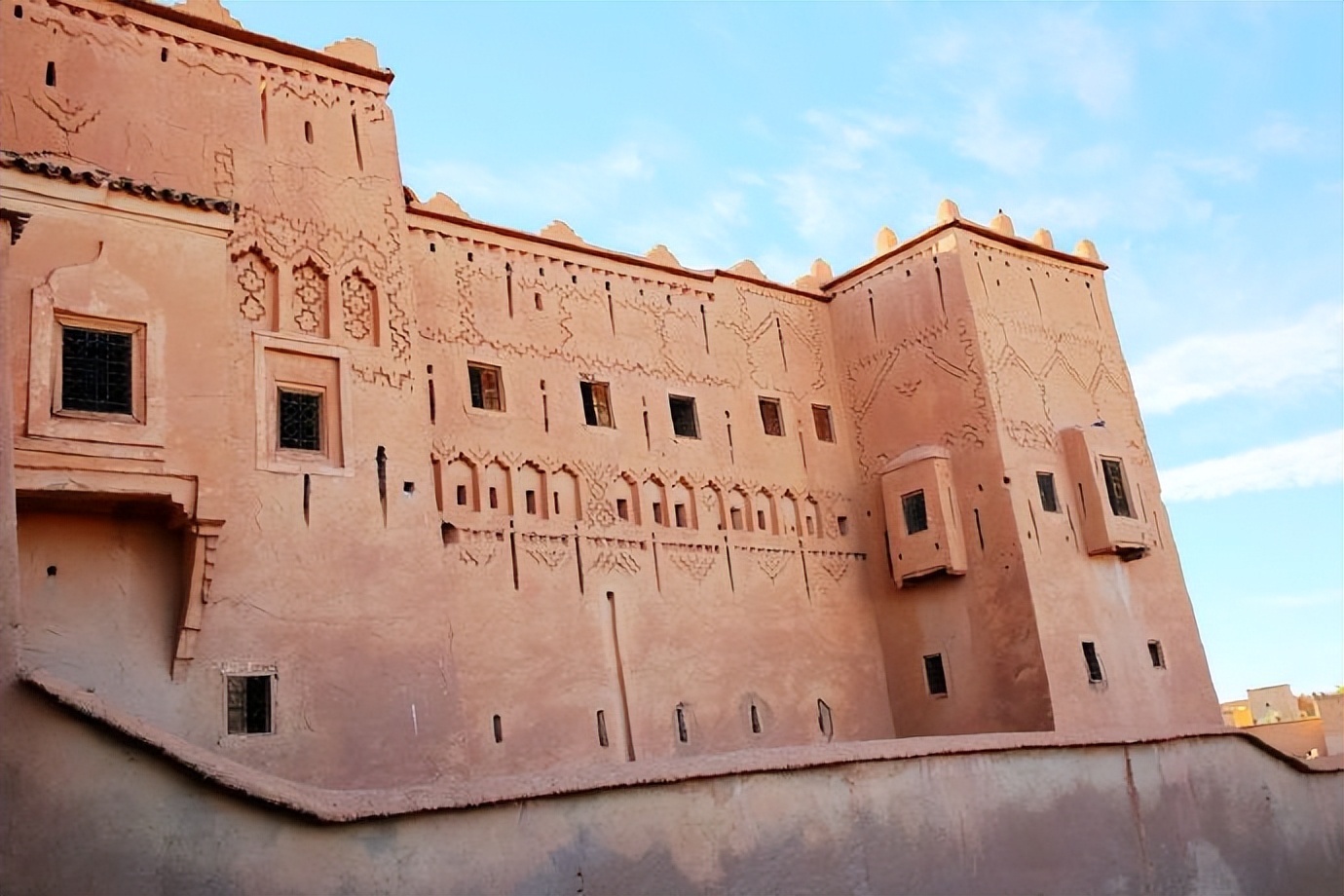 The painting art "Morocco" displayed in the castle - iMedia