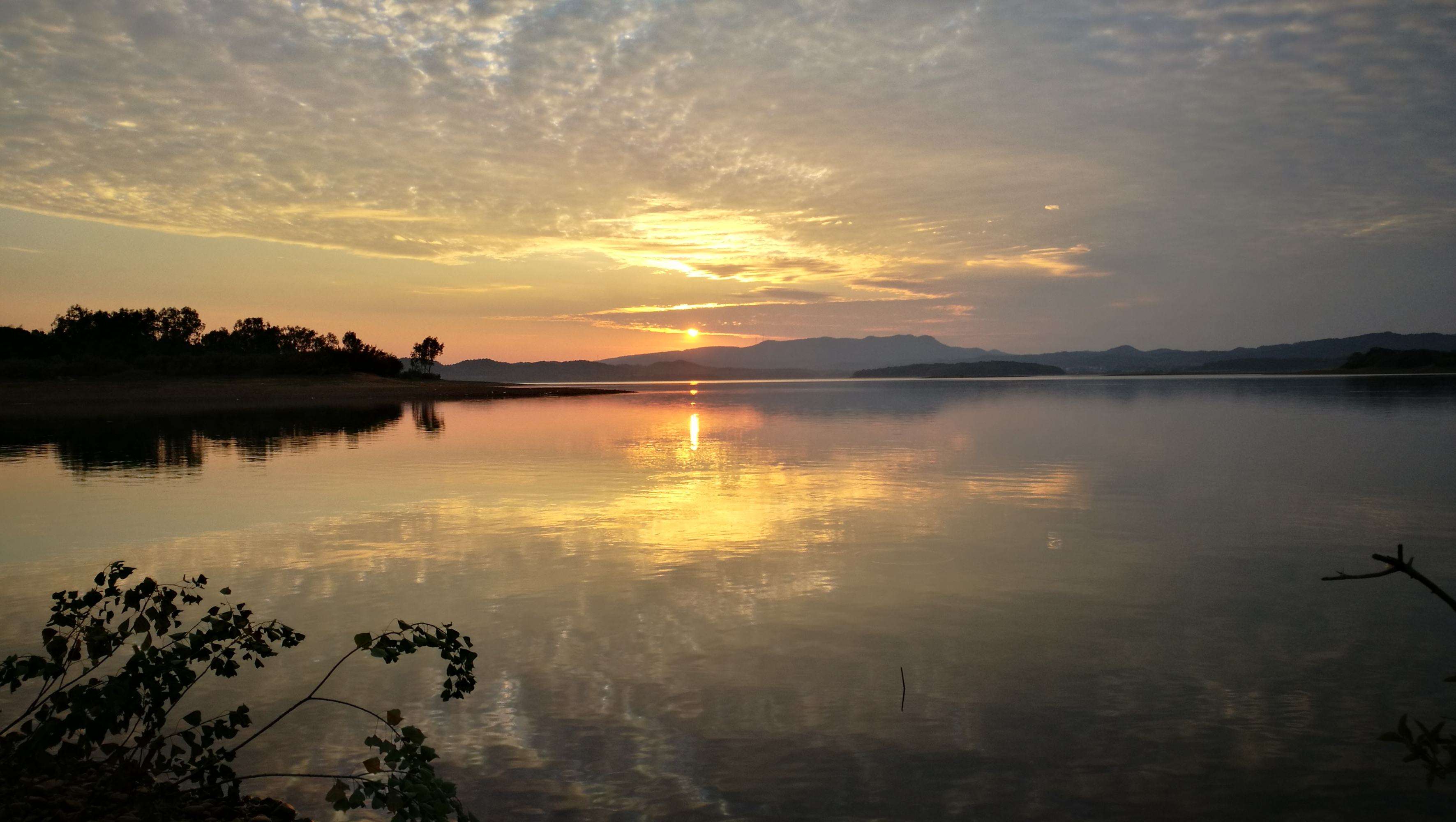 Xinjiang is a beautiful river. What do you want to know about it? - iNEWS
