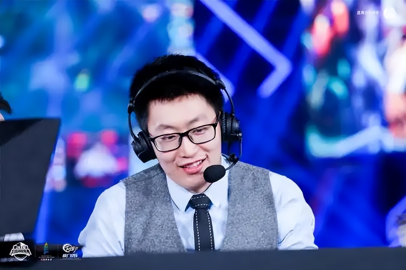 Guan Zeyuan rated himself as a TOP10 player, no surprise to see the number one!Beifeng: GEN true ...