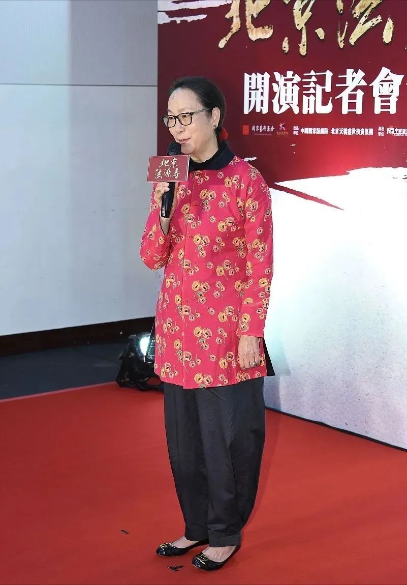 Wu Yanshu and Xi Meijuan appeared, exuding unrestrained calm and self ...