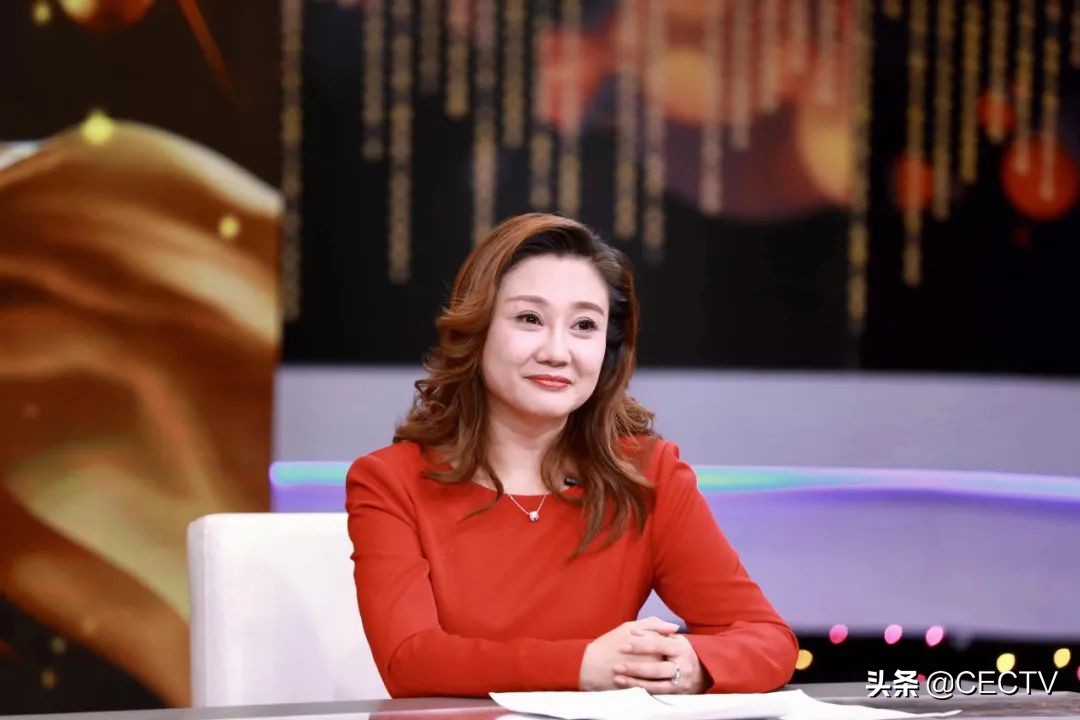 Large-scale 100-episode series of interviews "Moment of Glory" - Yang ...