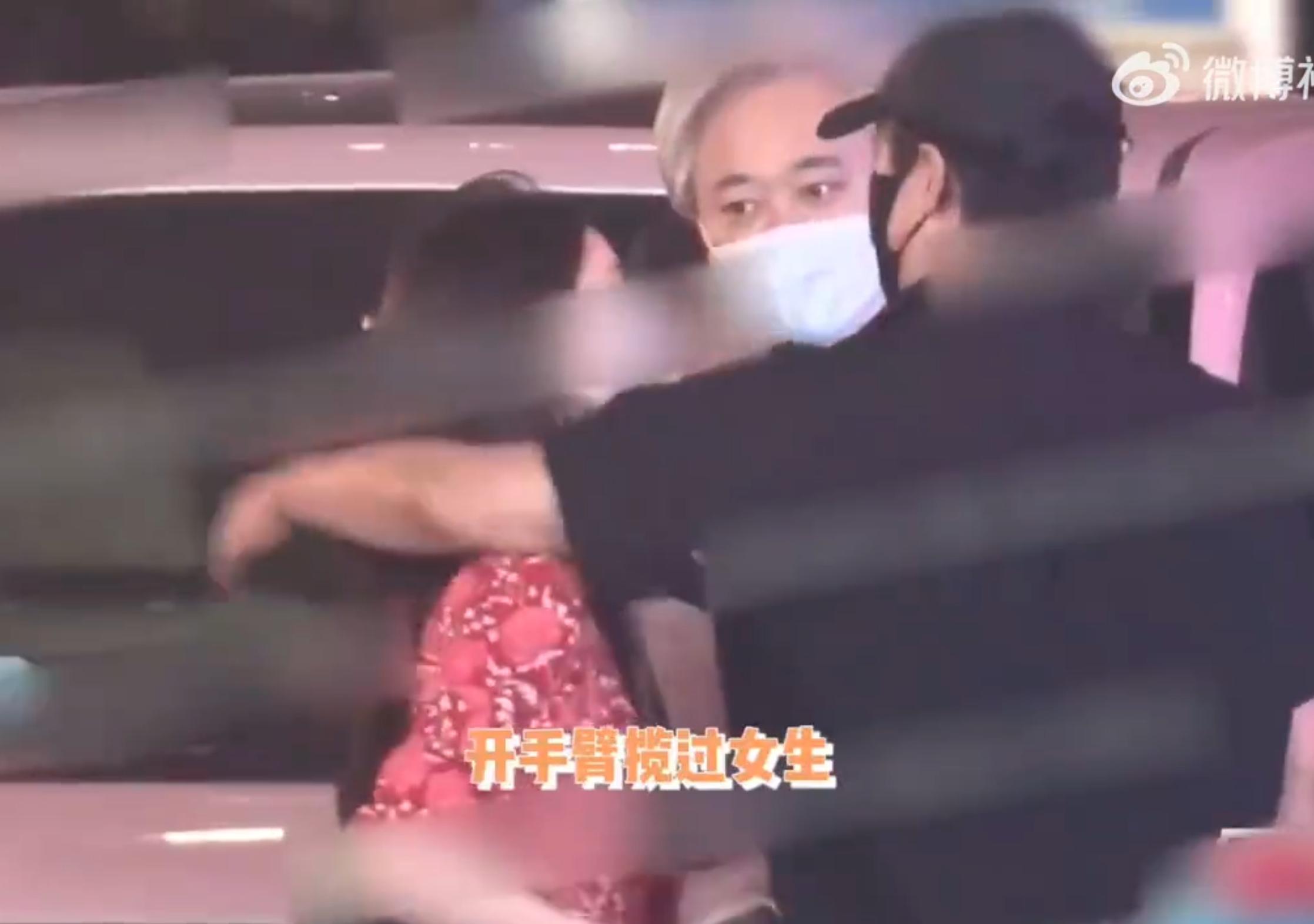 Chen Sicheng hugs the beauties on the street, the new film loses at ...