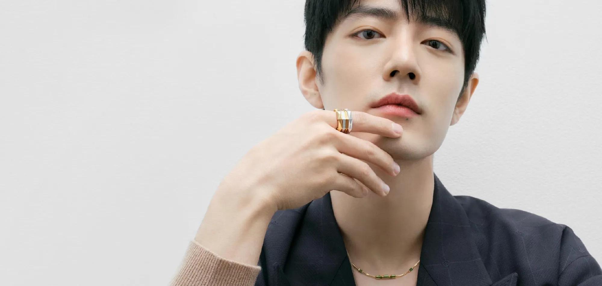 Xiao Zhan's latest blockbuster film, shot from the upward angle ...