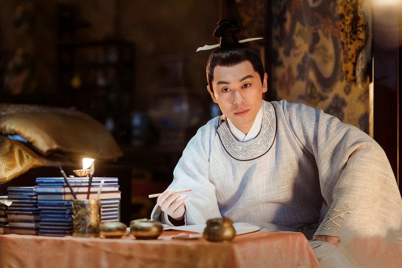 Why did the emperor Zhu Zhanji, who is all-rounder in civil and ...