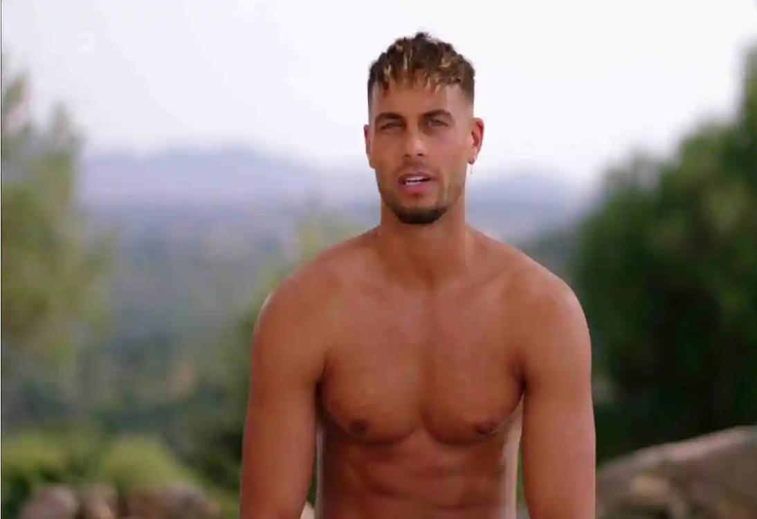 'Love Island' Star Ouzy See's Brunette Hair Looks Very Different in ...