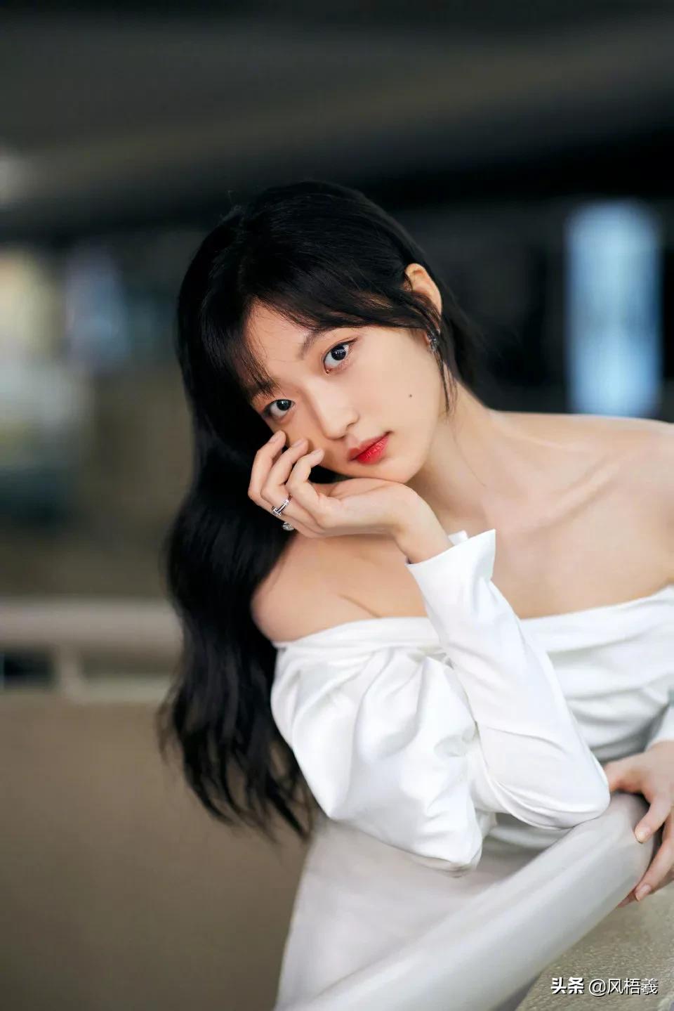 Sun Qian: Look at the thighs - iNEWS