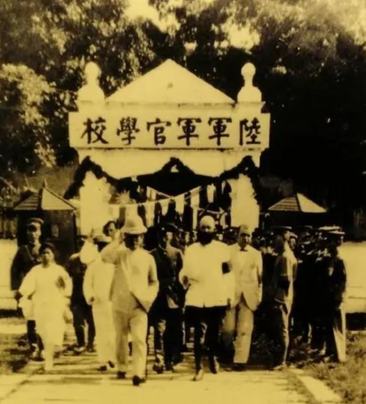 How high is Premier Zhou's status in the army? Can he be awarded a ...