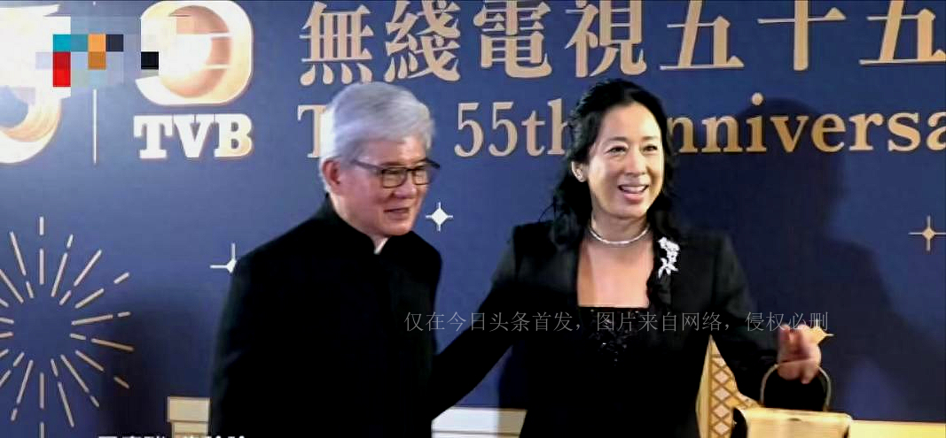 Lingling Chu attended the dinner with her wealthy businessman husband ...