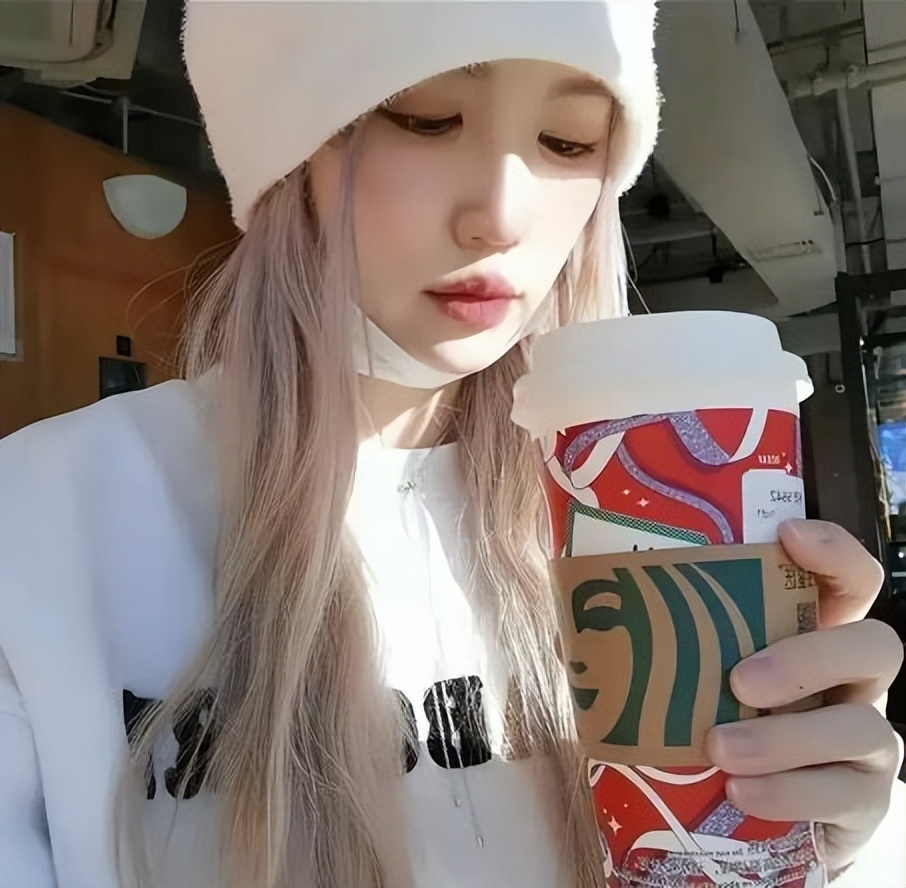 Ma Rong immigrated successfully, changed a new avatar and started a new ...