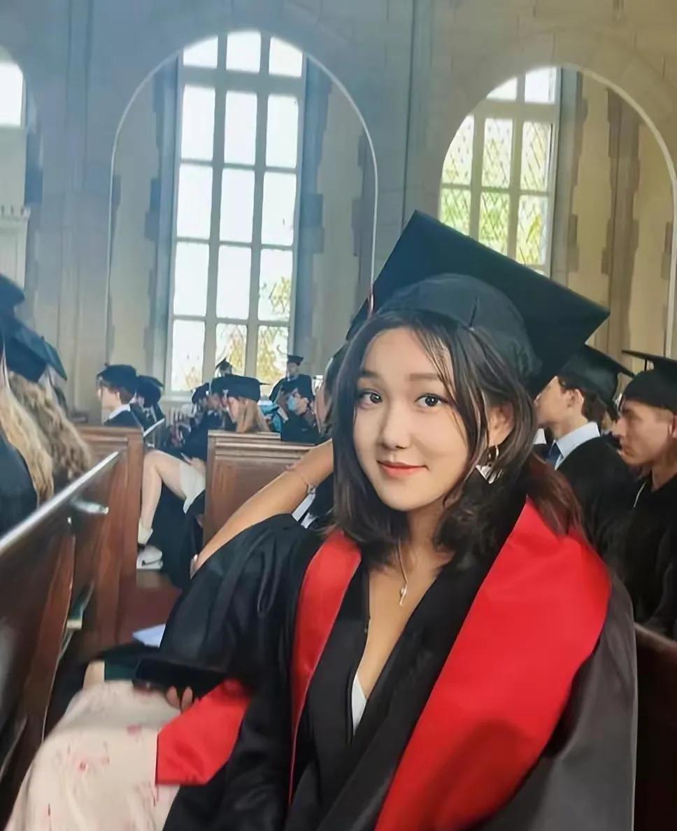 Li Jing is 53 years old and still loves to toss. She went to Shanghai ...