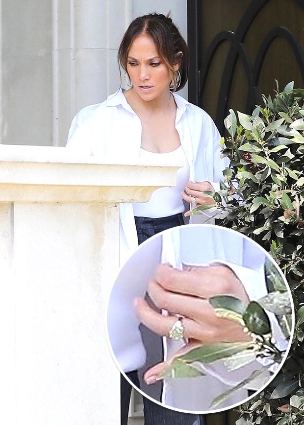 52-year-old Jennifer Lopez gets engaged for the 6th time and collects 6 ...