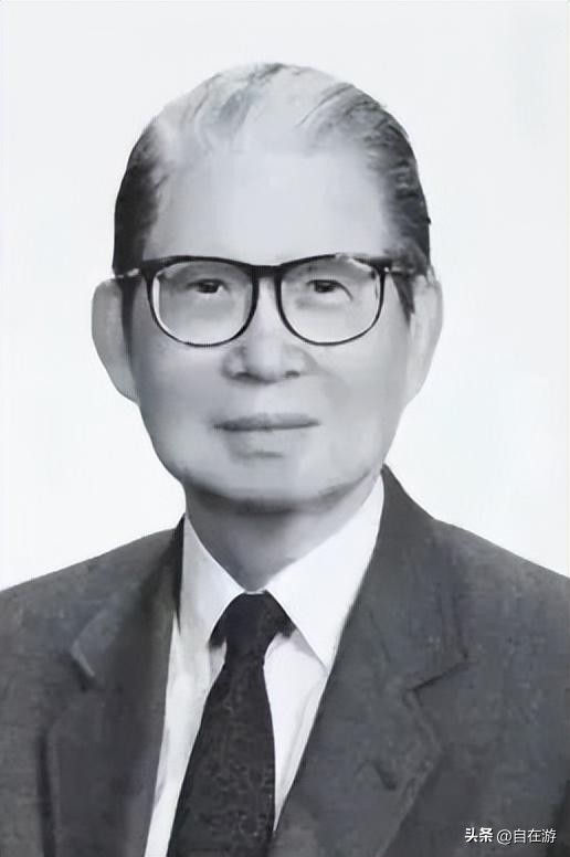 Mr. Kah Kee died yesterday!His grandson died two weeks ago at the age ...