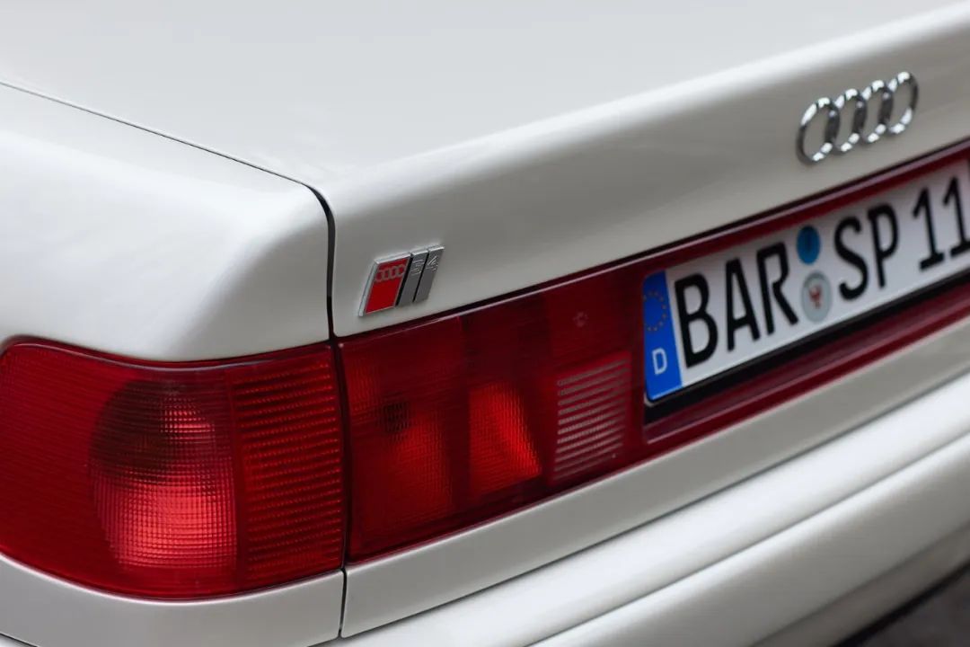 4.2-liter V8 engine first-generation Audi S4 sports sedan - iNEWS