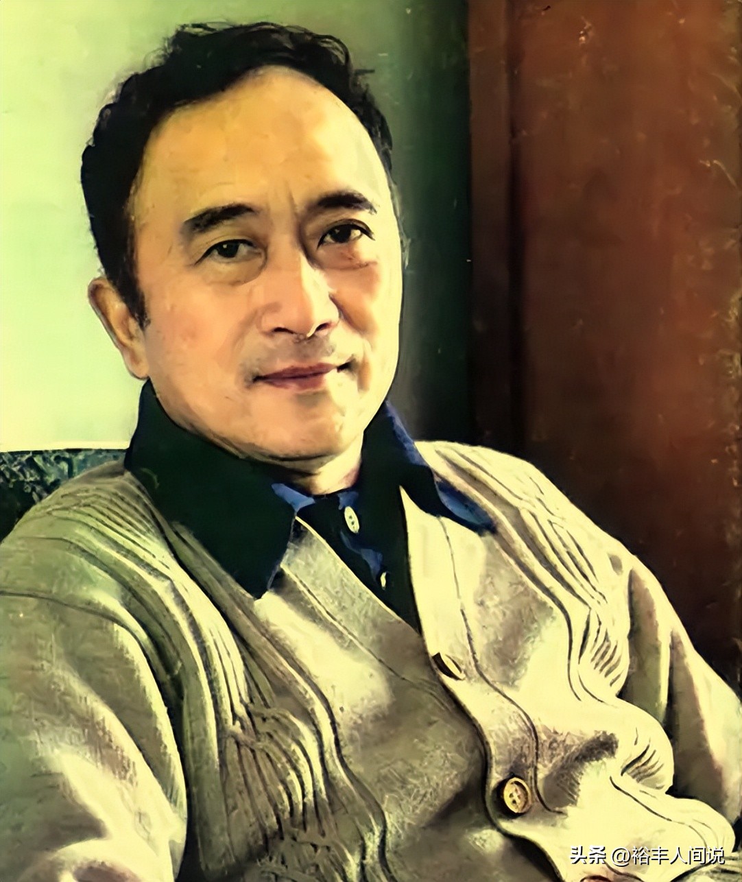 Many artists appeared at the unveiling ceremony of the bronze statue of ...