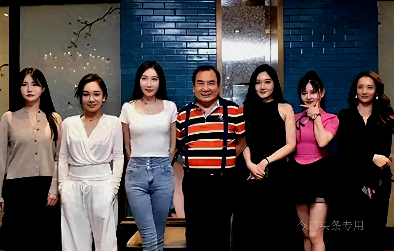 Bi Fujian made a rare appearance as billionaire Li Xiaohua hosted a banquet for superstars. Many ...