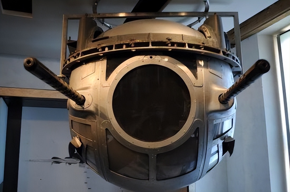 The spherical turret has fierce firepower and rains bullets on enemy ...