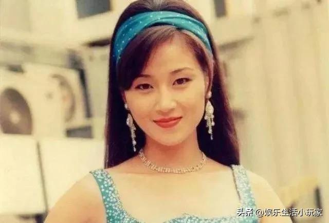 ATV's first sister, Wan Qiwen, is famous for her beautiful legs, pure ...