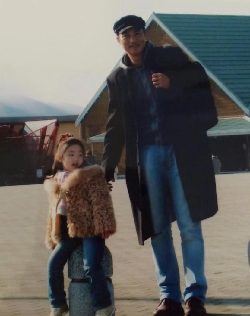 Ren Dahua celebrated his 66th birthday, his daughter took a precious ...