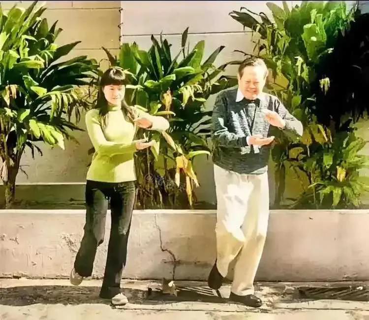 In 2007, 85-year-old Yang Zhenning and 31-year-old Weng Fan played Tai ...