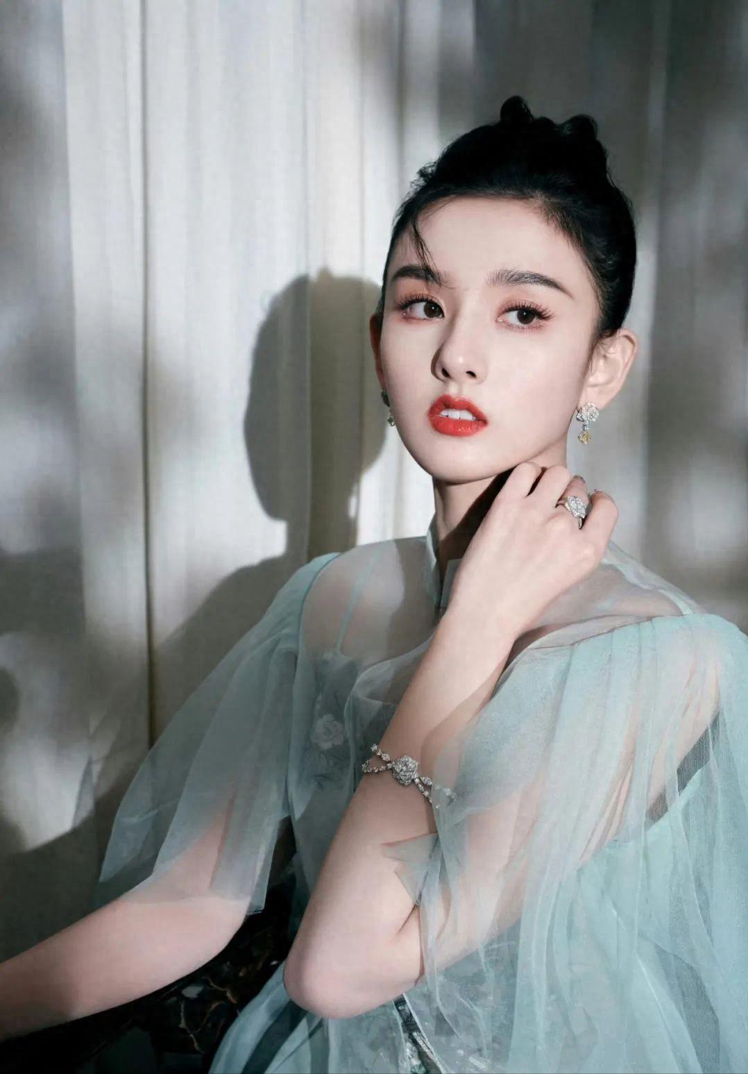 Song Zuer's tax evasion scandal: employee's real-name report involves a ...