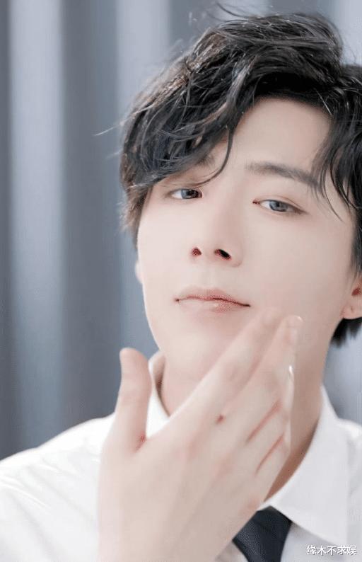 What does 187cm Lin Yi look like in reality?Seeing the picture, fans ...