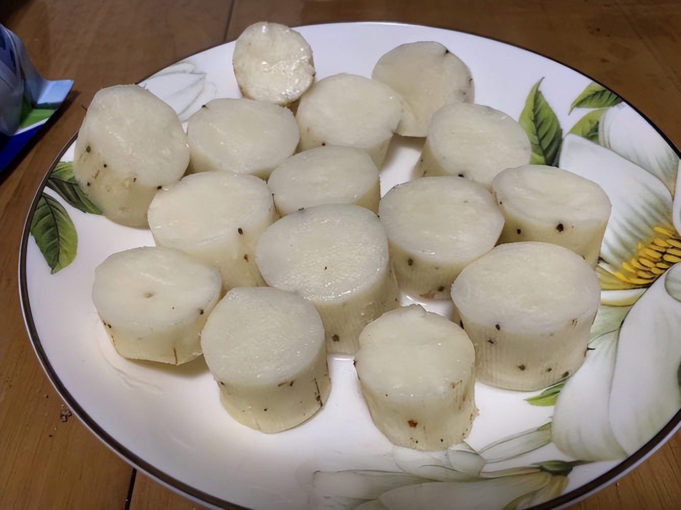 Put the yam in the pot and steam it for 5 minutes, it's so powerful, it ...