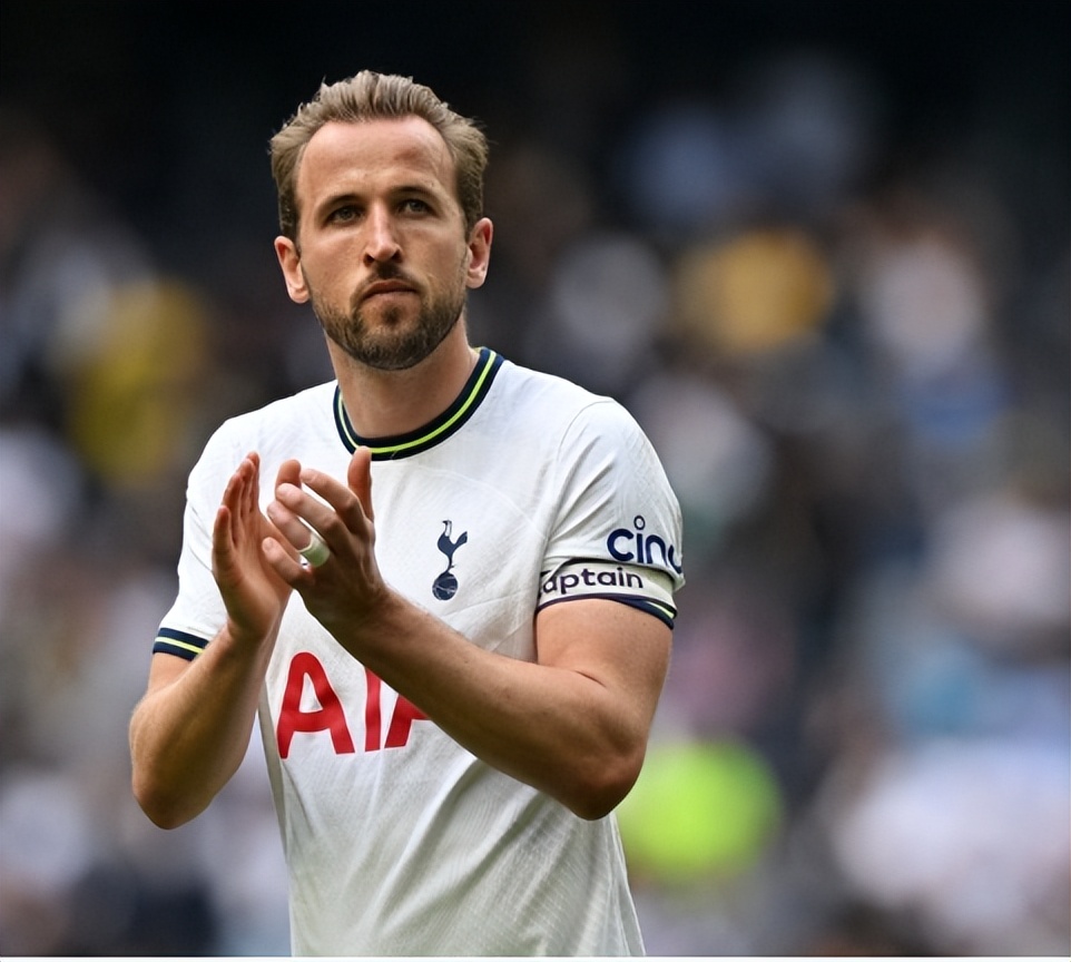 With 1 year left in the contract, Kane's future is still in the fog ...