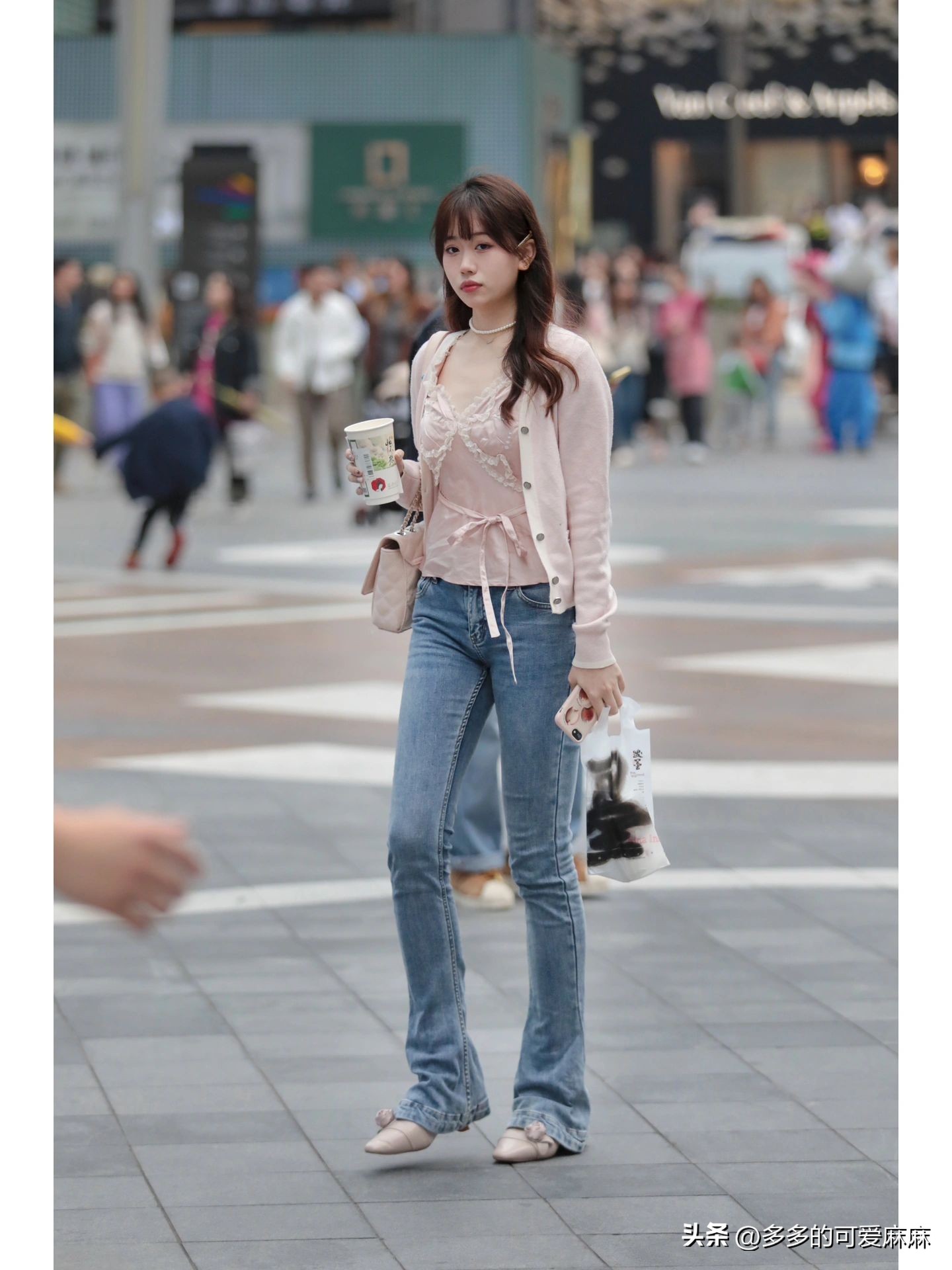 Beijing Sanlitun beauty fashion street shoot, full of domineering - iNEWS