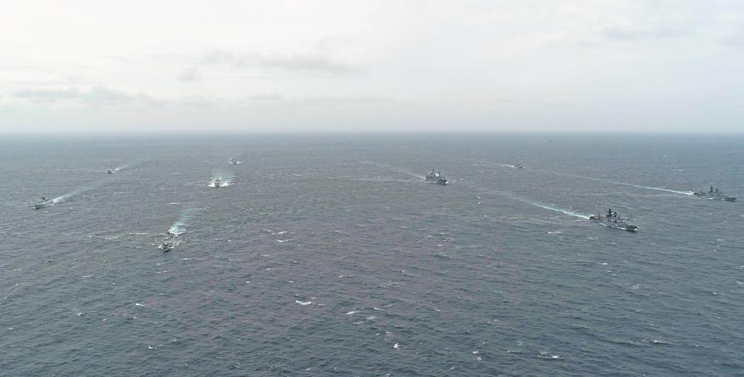 Leading the 055 drive, the Sino-Russian fleet cruises the Pacific ...