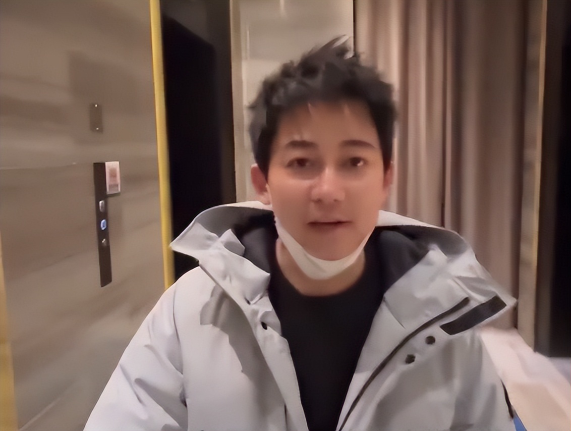 Wake up the night party beauty?The down jacket accidentally went out of the circle, and his wife ...