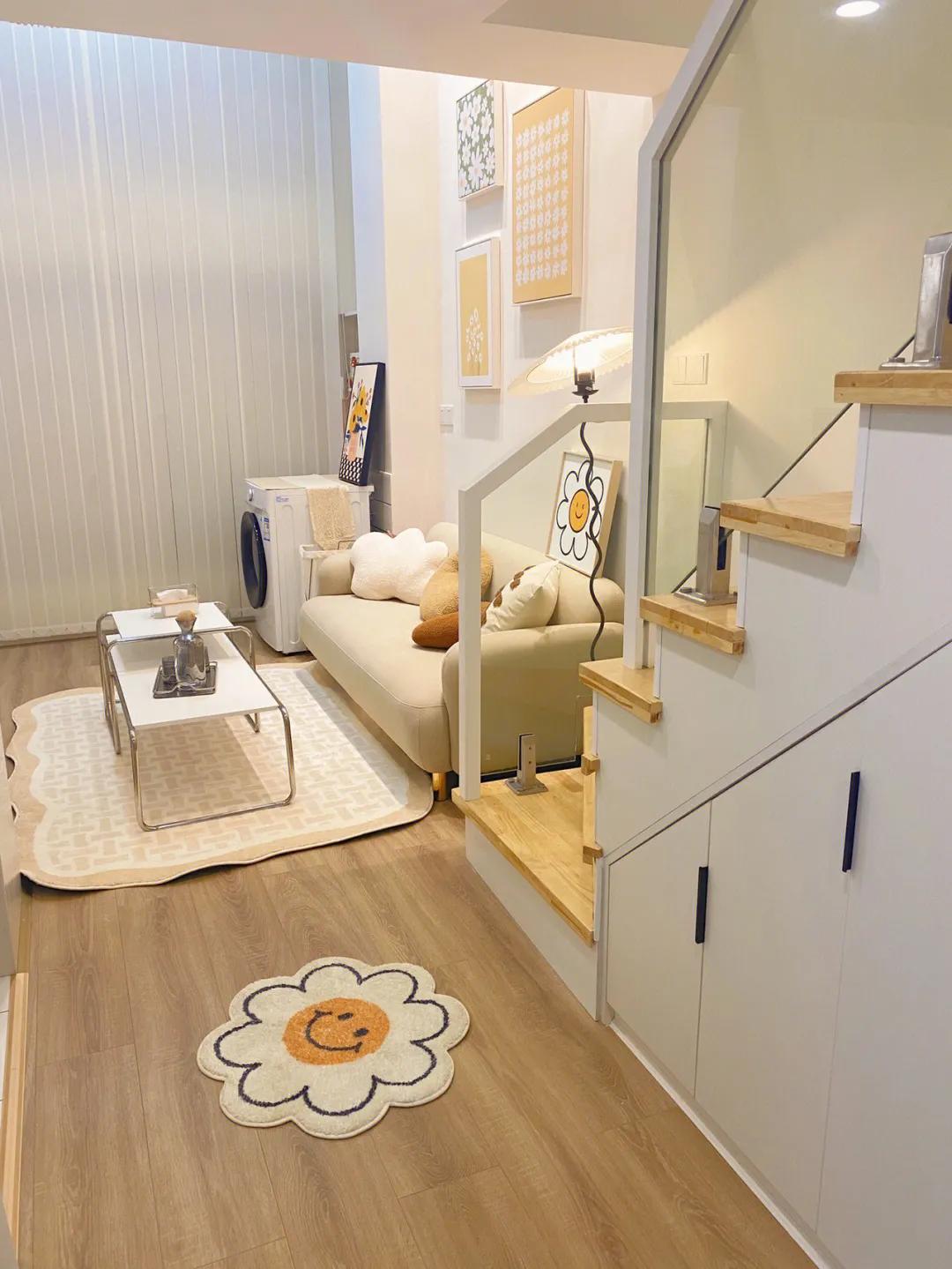 It is very happy to live in a 21-square-meter loft that is carefully ...