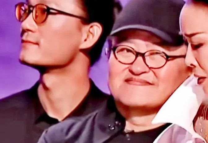 Liu Huan's three looks sparked controversy! Did the singer go too far ...