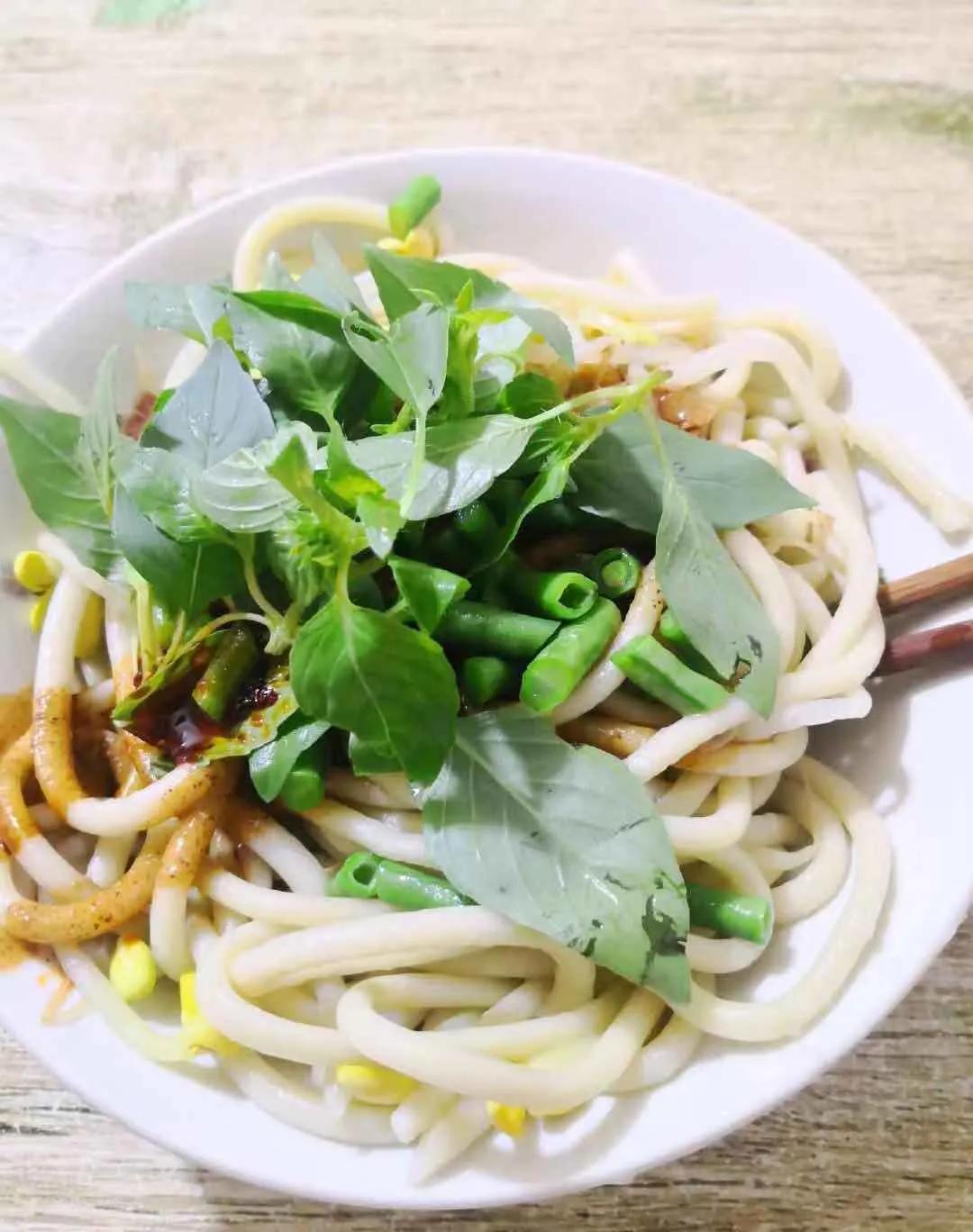 A local delicacy that "locals can't get tired of eating, but outsiders can't get used to it ...