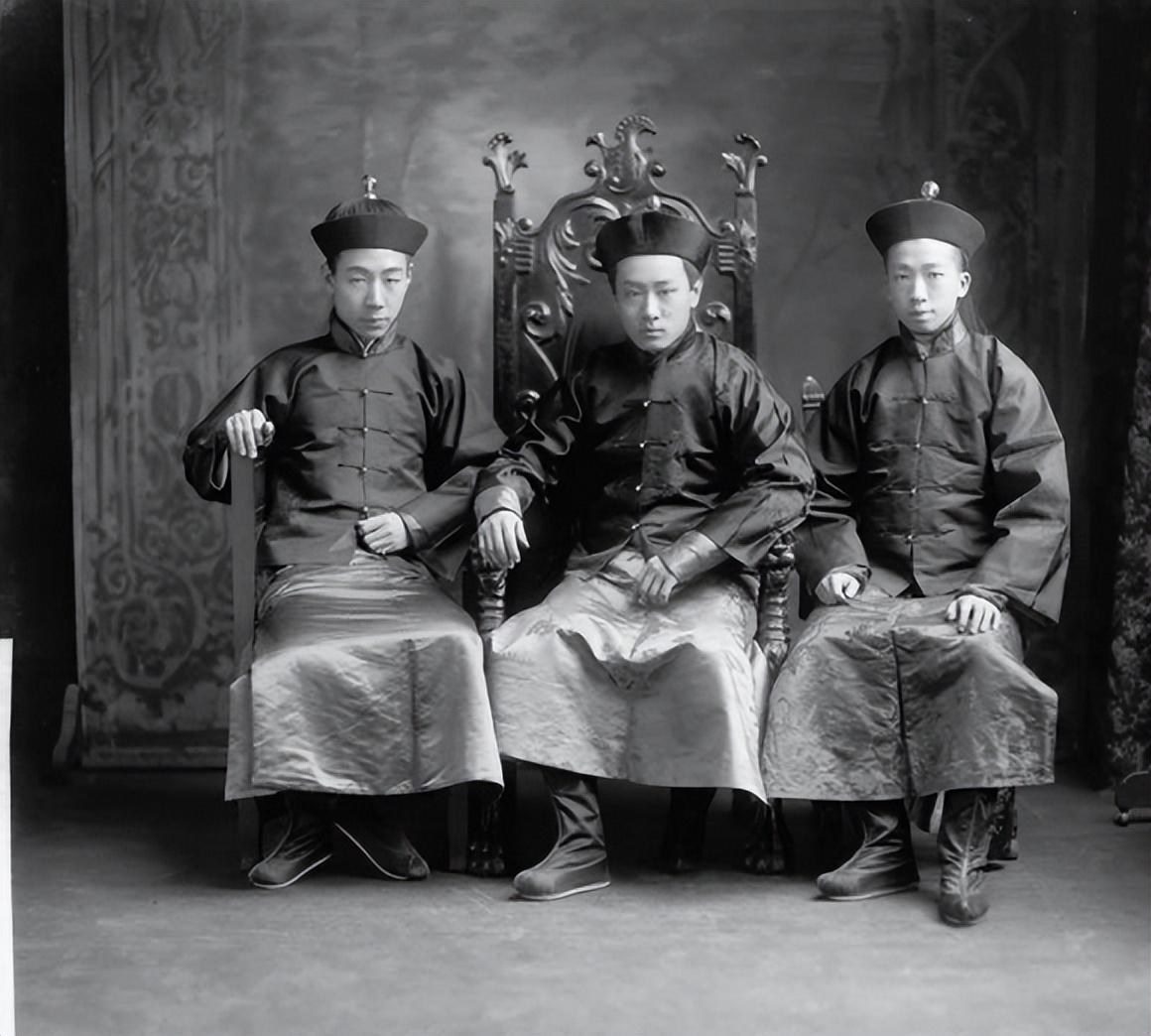 Review of Yuan Shikai's restoration of the imperial system: 30 old ...